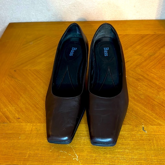 Bass | Shoes | Bass Tristie Womens Classic Pumps Brown Leather Square ...